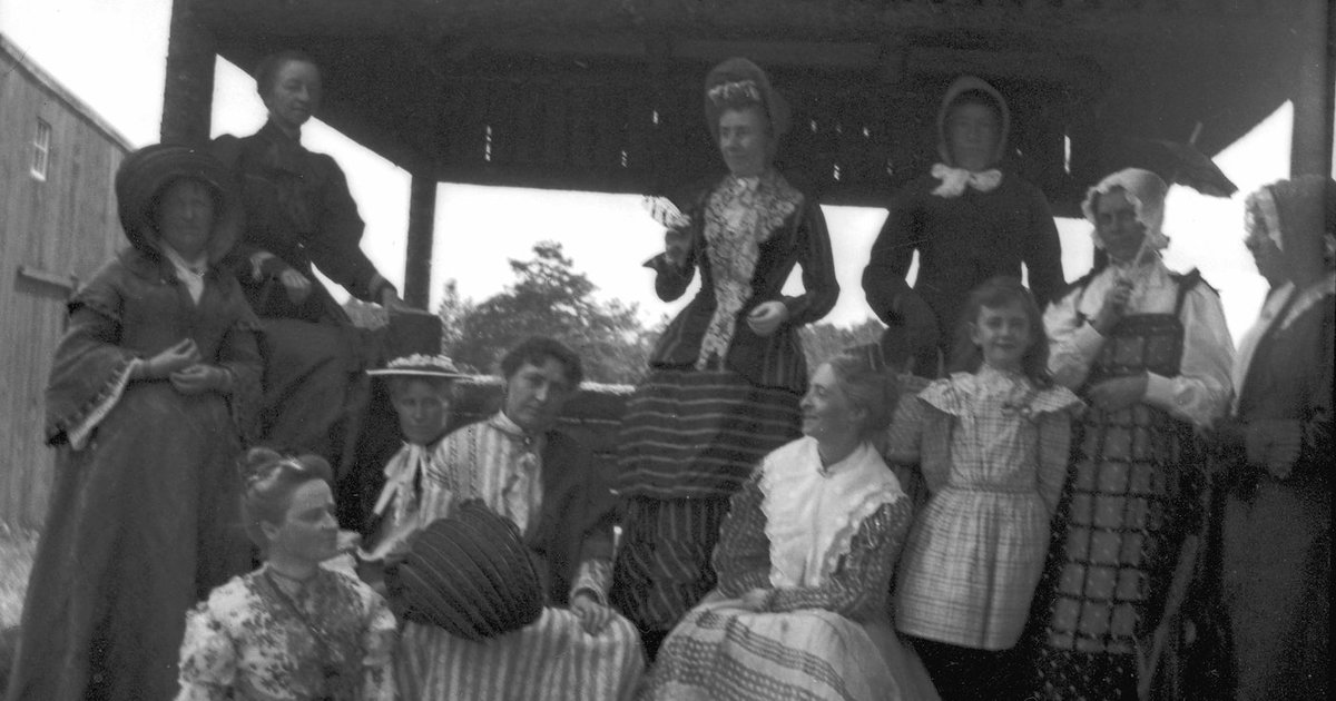 ‘Friends and family of Theresa Babb riding the hayrack to Lake City in ...